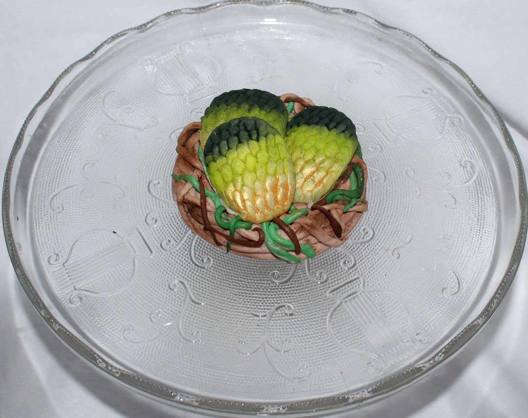 Fondant Dragon Egg Cake Topper - Fondant Dragon - Dragon Topper ...