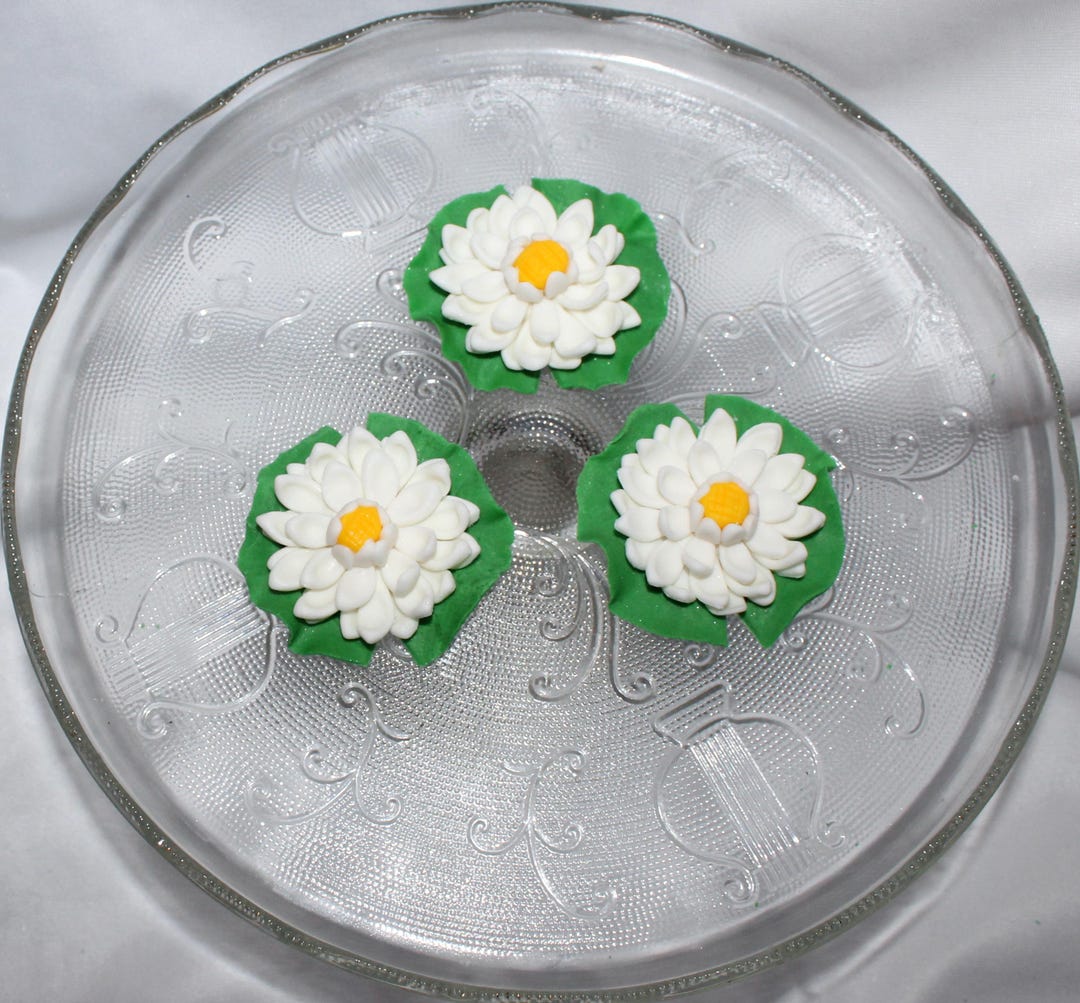 Fondant Lotus Cake Topper, Sugar Flower, Lily Pad Decoration, Water ...