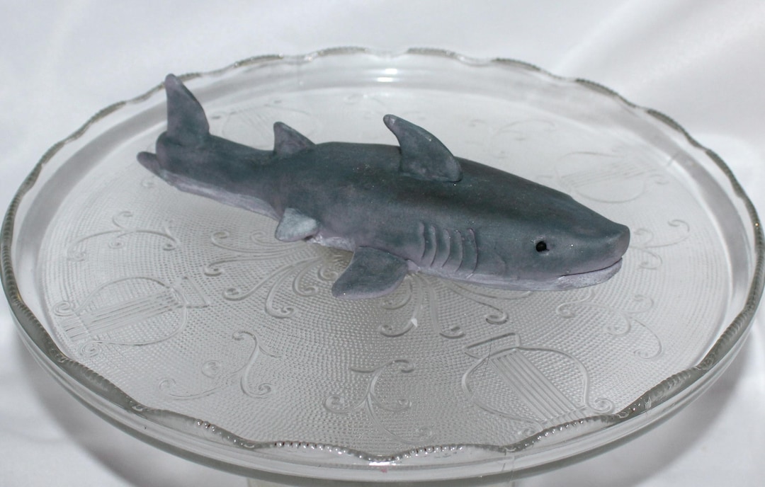 Fondant Shark Cake Topper, Hand-sculpted Sea Creature, Beach Cake - Etsy