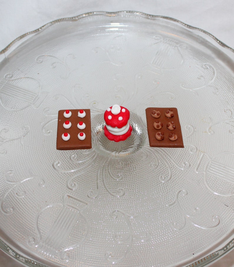 Fondant Gingerbread Man Cake Topper - Gingerbread Cake Topper - Fondant ...