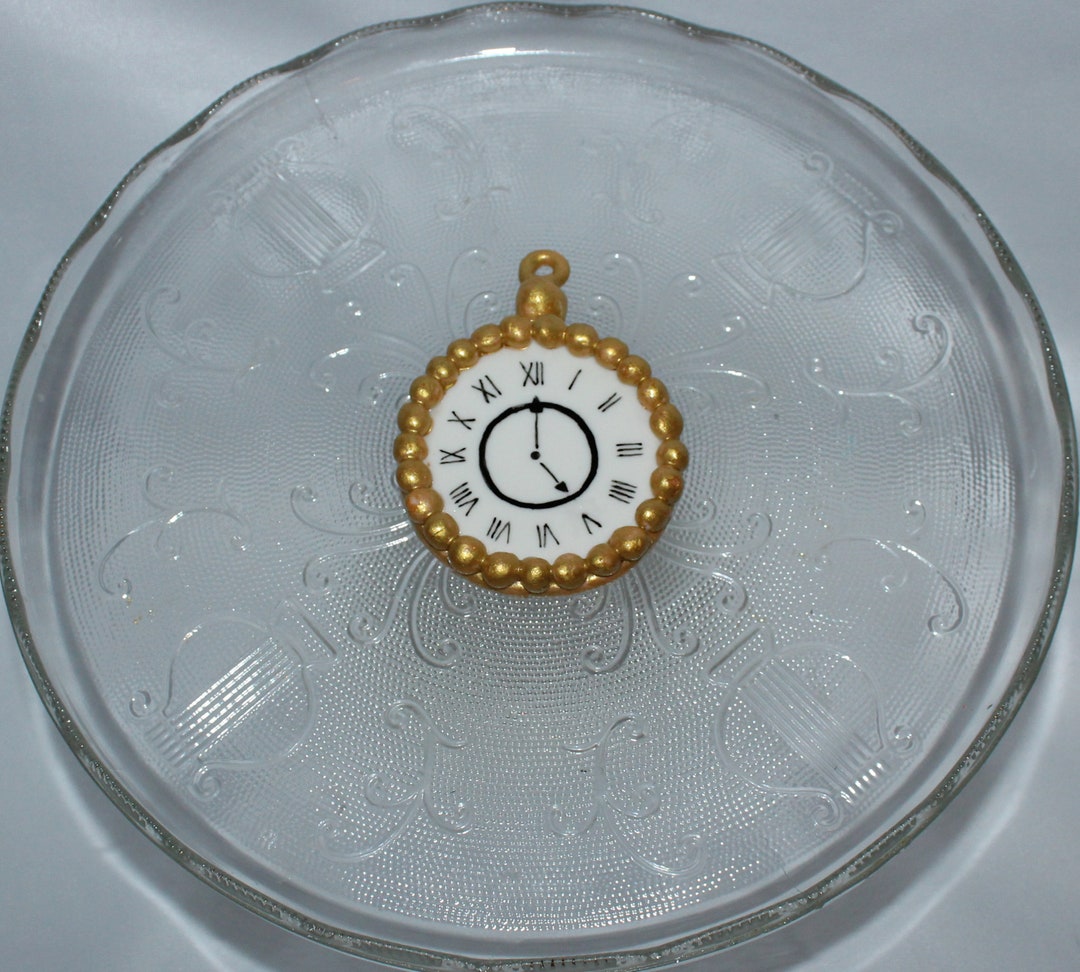 Fondant Pocket Watch Cake Topper - Fondant Alice in Wonderland - Alice ...