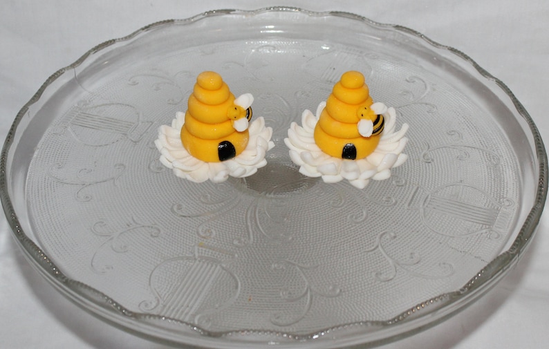 Fondant Beehive Cake Topper, Bumblebee, Bee Birthday, Insect Theme, Bee ...