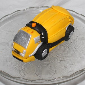 Fondant Garbage Truck Cake Topper - Garbage Truck Topper - Fondant ...