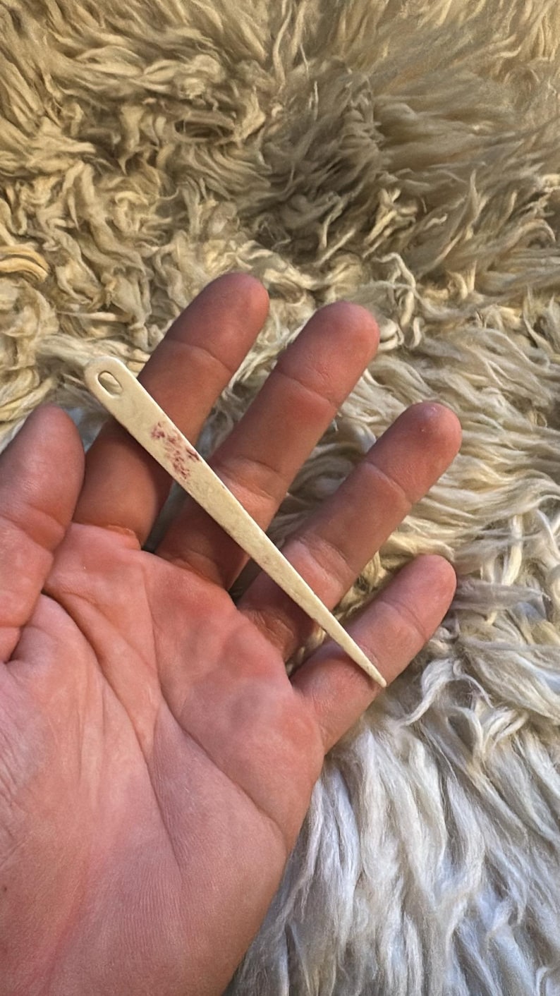 Antique Style Bone Nalbinding Needle: Viking Weaving, Red or Black - Etsy