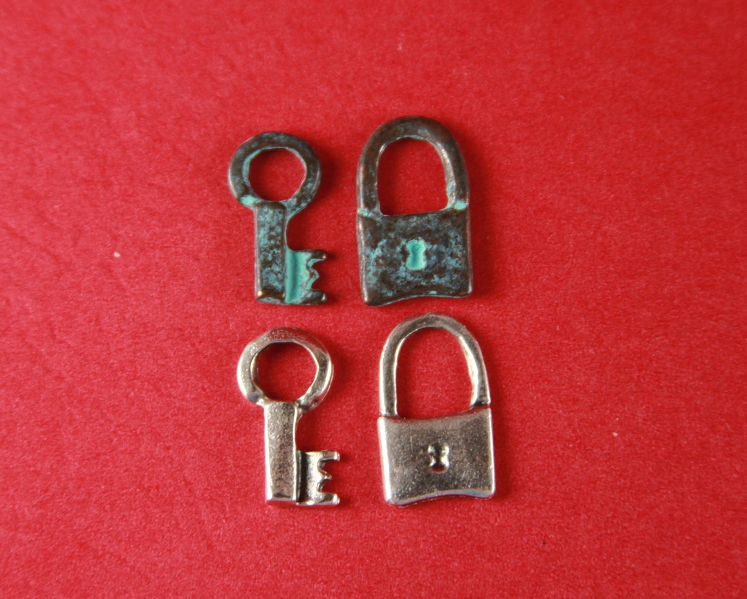 2/5 MADE in GREECE 2 Sets of Mykonos Tiny Key and Padlock Charms, Key ...