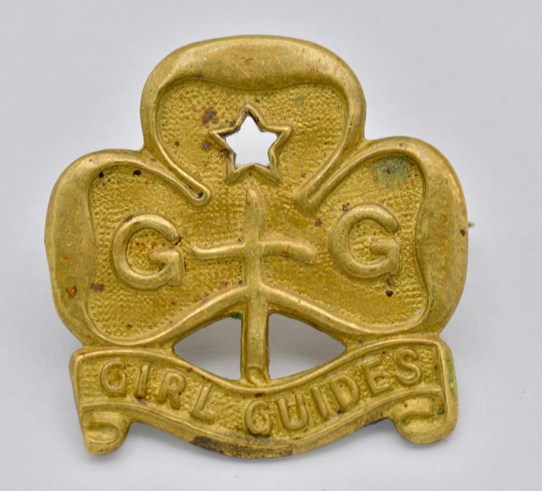 Vintage Trefoil Guides Badge, Collins London - Etsy