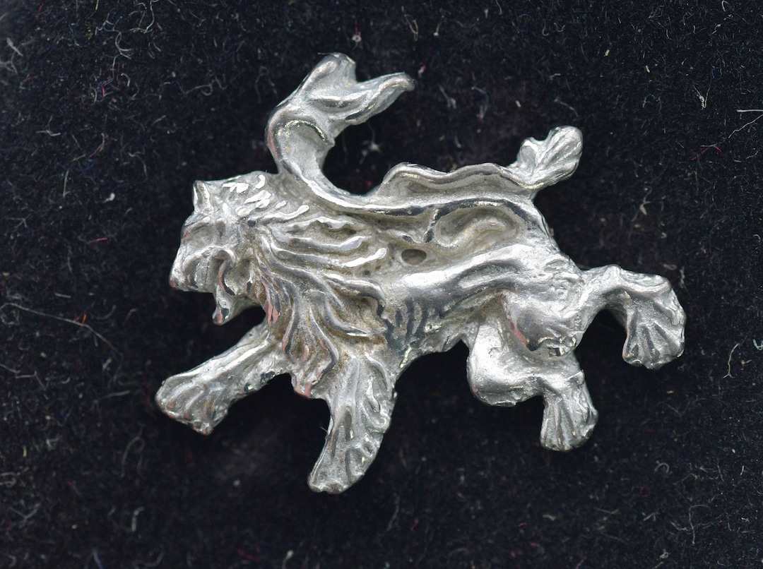 Small Stylish Lion/ Military ? Badge / Pin - Etsy