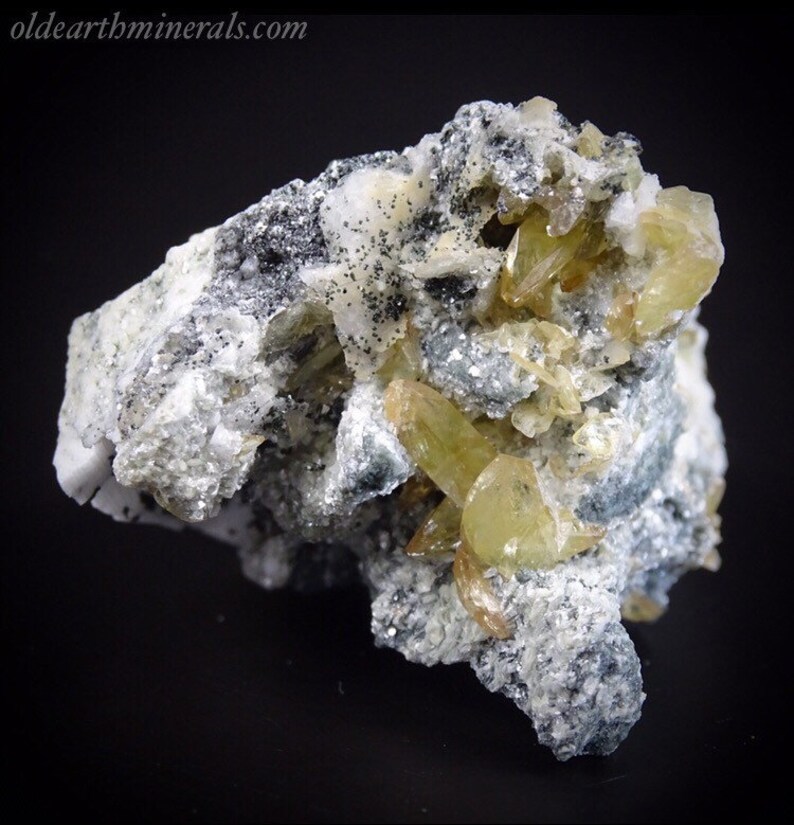 Yellow Colored Titanite Crystals Albite and Colusite on | Etsy