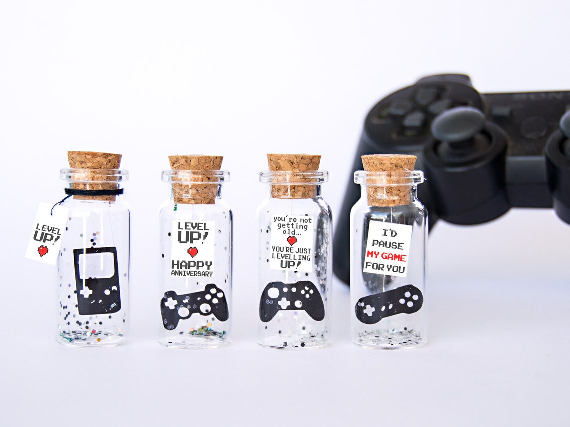 Friend gift Friendship Miniature gift for Gamer Nerd gift | Etsy