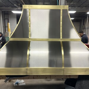 Stainless Steel Stylish Bell Curve Range Hoods: Customizable Metal ...