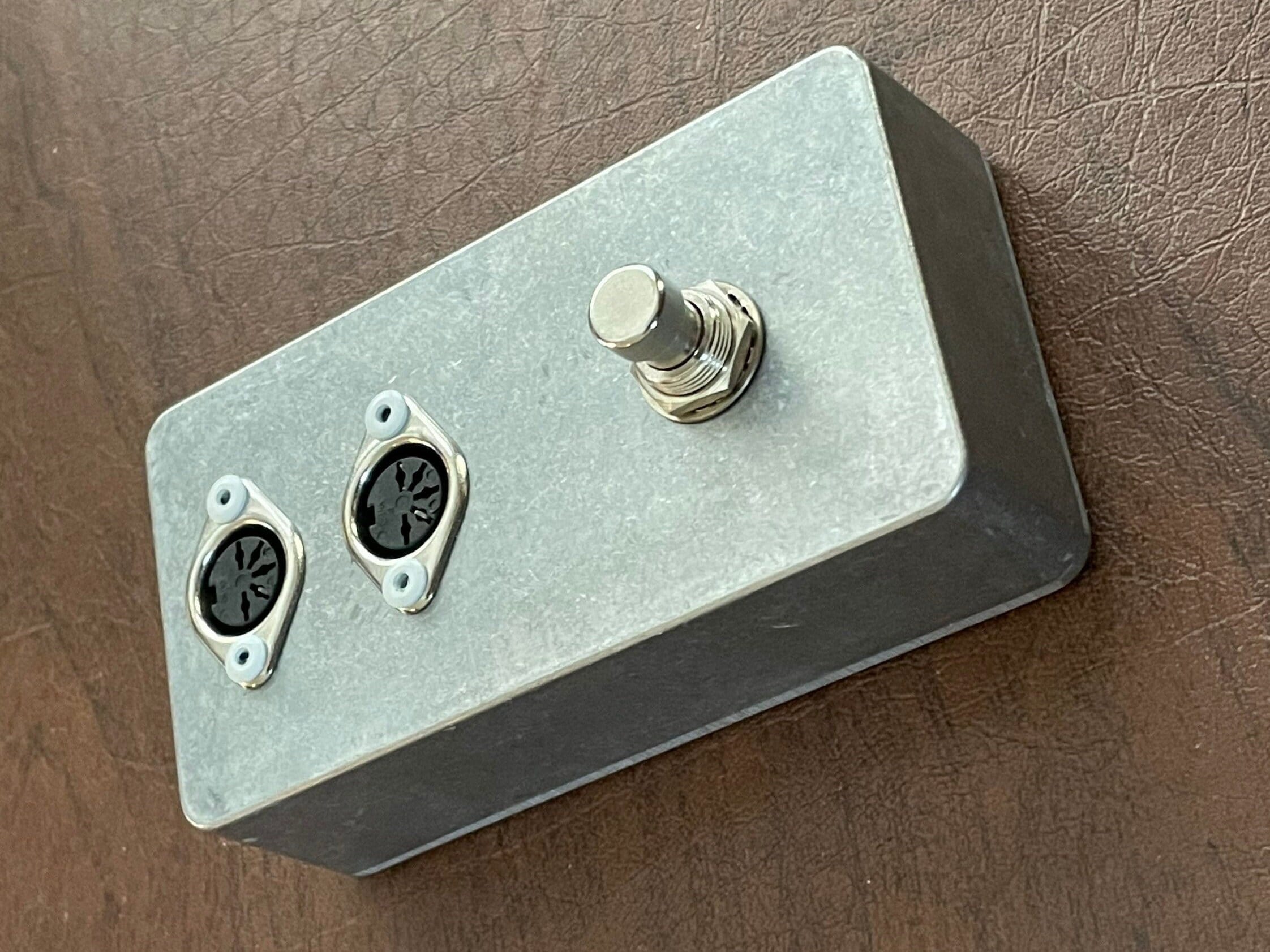 MIDI Kill Switch: Foot Switch Edition (MIDI Connectors on Top) - Etsy