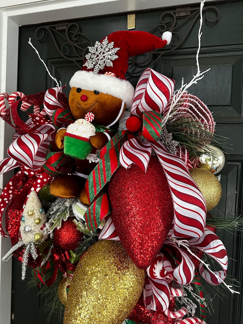 Christmas Wreath, Elf Wreath, Candy and Elf, Light Bulbs and Elf - Etsy