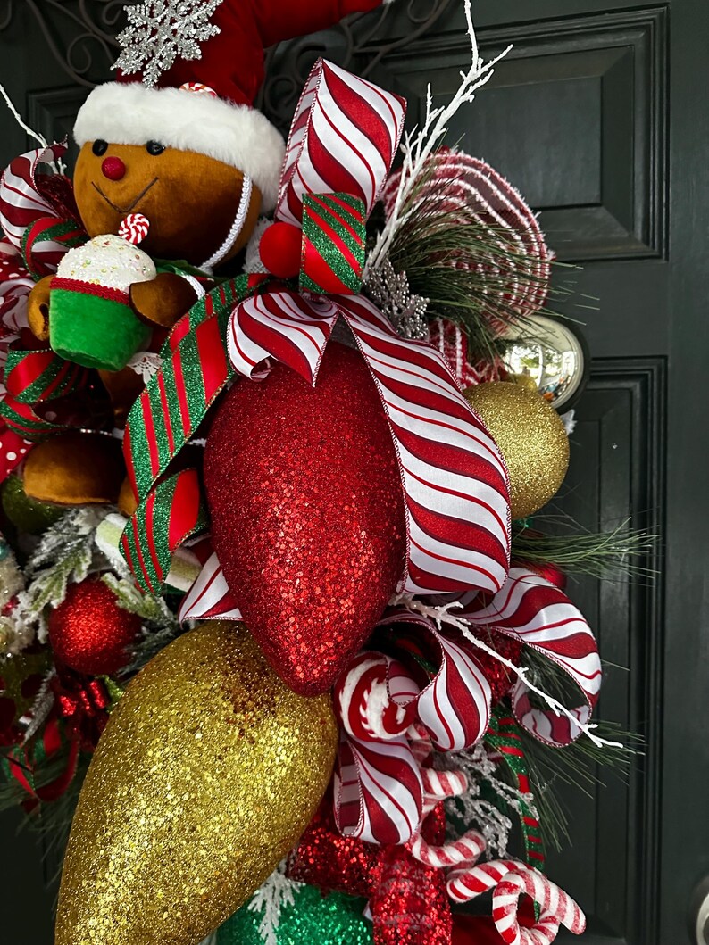 Christmas Wreath, Elf Wreath, Candy and Elf, Light Bulbs and Elf - Etsy