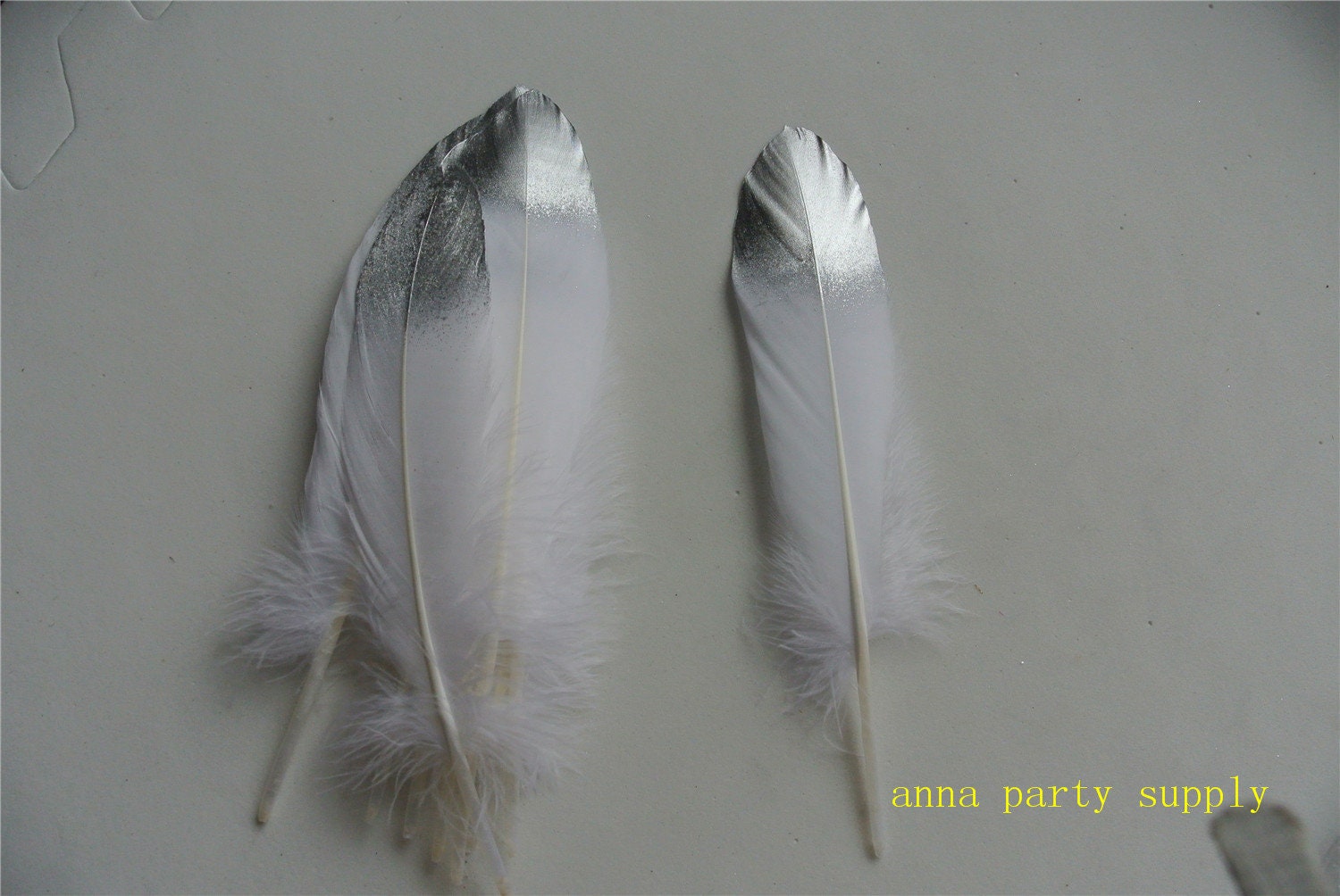 100 Pcs Silver Dipped Feathers - White With Silver Tip GOOSE Feathers ...