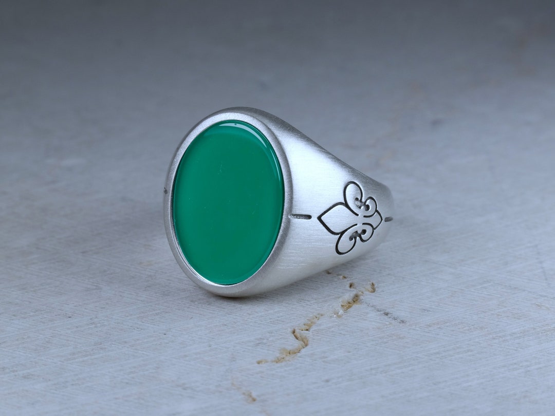 Oval Black Onyx Ring With Engraved Fleur De Lis, Red Carnelian, Green ...