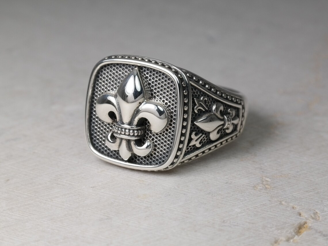 Signet Ring With Fleur De Lis Design Royal Lily Jewelry - Etsy