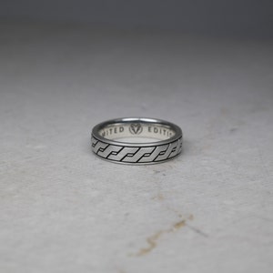 Geometric Pattern Wedding Rings Set, Chain Styled, Personalized Jewelry ...