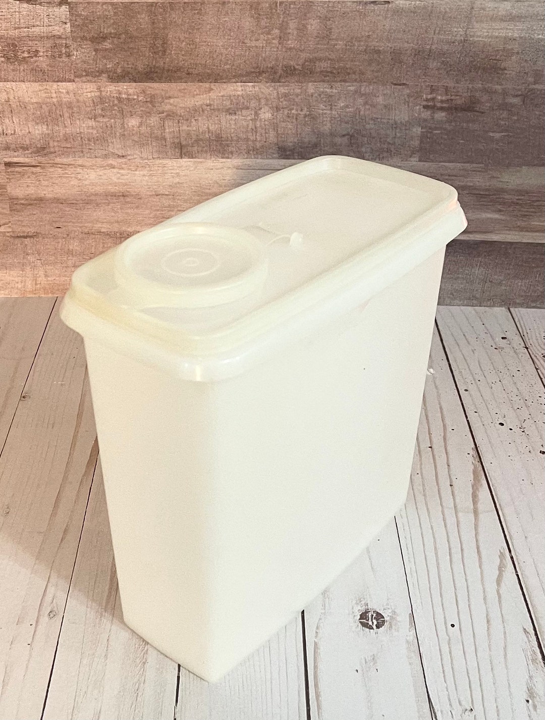 Vintage Tupperware Cereal Keeper: Store & Pour Container, #469 - Etsy