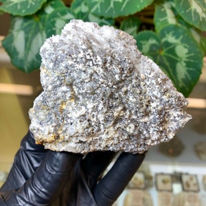 Hydroxylherderite Crystals W/ Quartz & Muscovite Mica "stacks" on ...