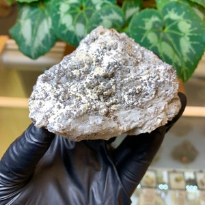 Hydroxylherderite Crystals W/ Quartz & Muscovite Mica "stacks" on ...