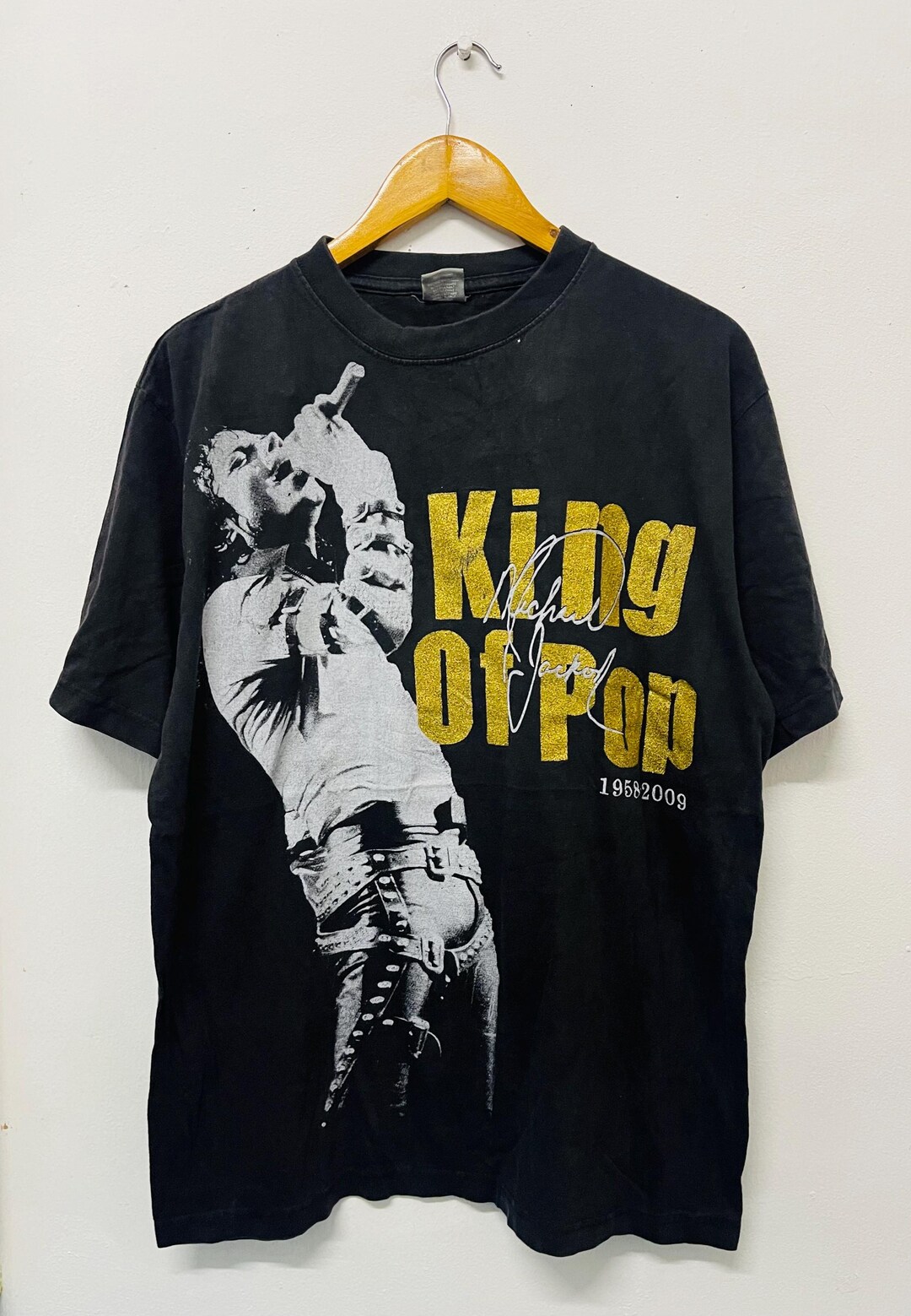 Vintage Y2K King of Pop 09 Band T-shirt / Pop Music / Activist / Solo ...
