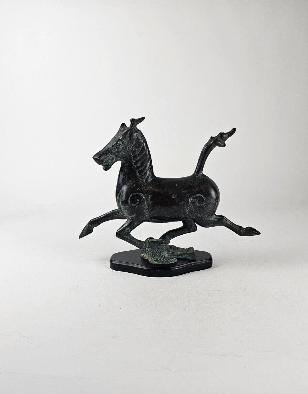 Vintage Chinese Flying Horse of Gansu Bronze Verdigris Art Sculpture ...