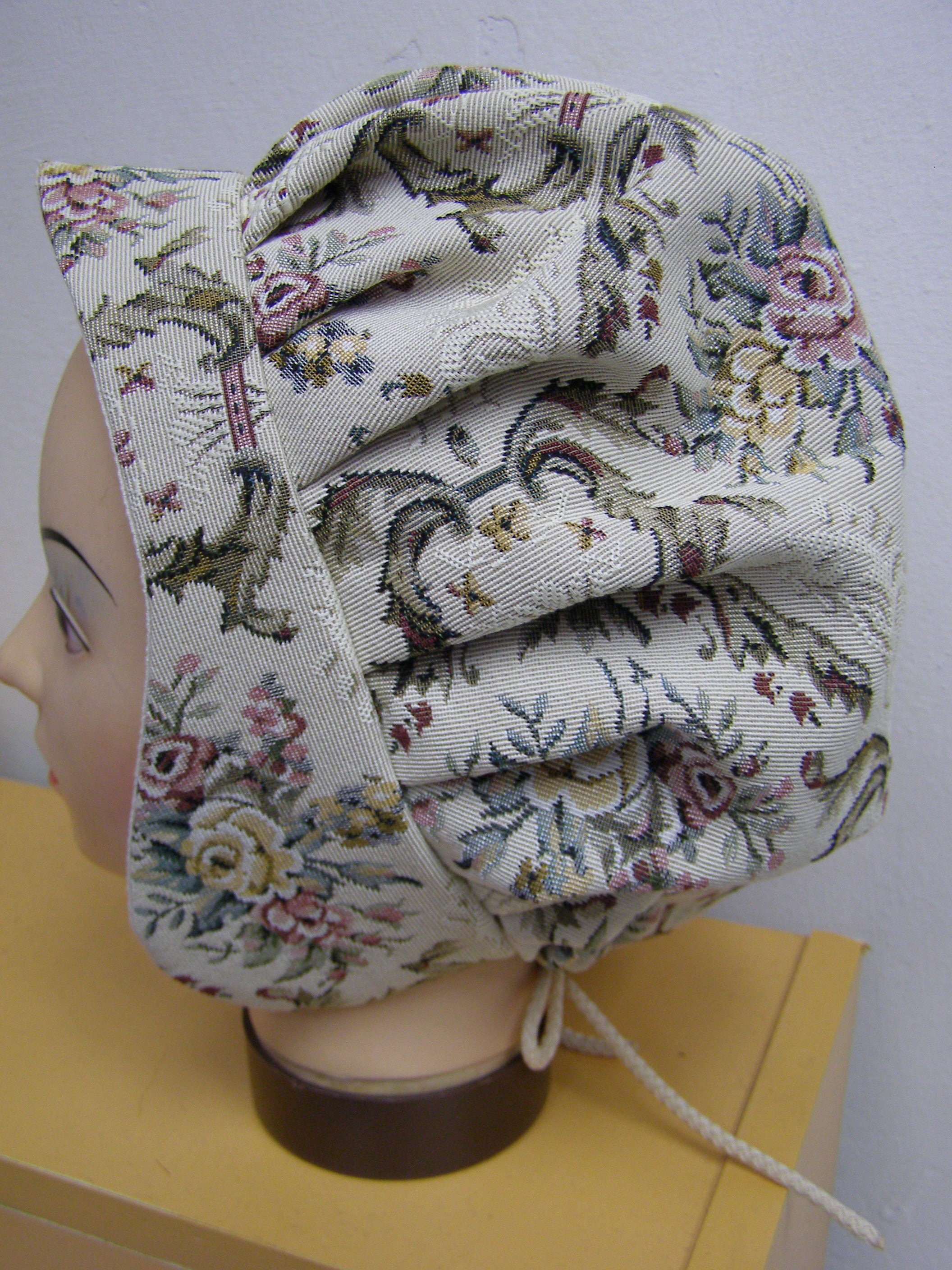 Coiffe Renaissance, Bonnet Renaissance, chapeau femme, chapeau ...