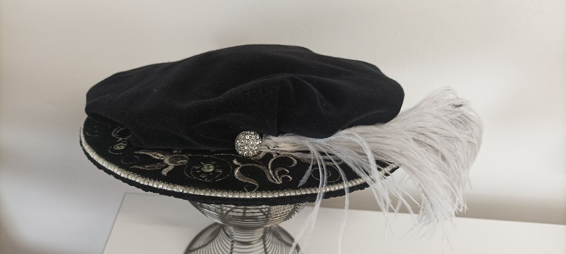 Renaissance Hat Velvet Beret Hathistorical Costume - Etsy
