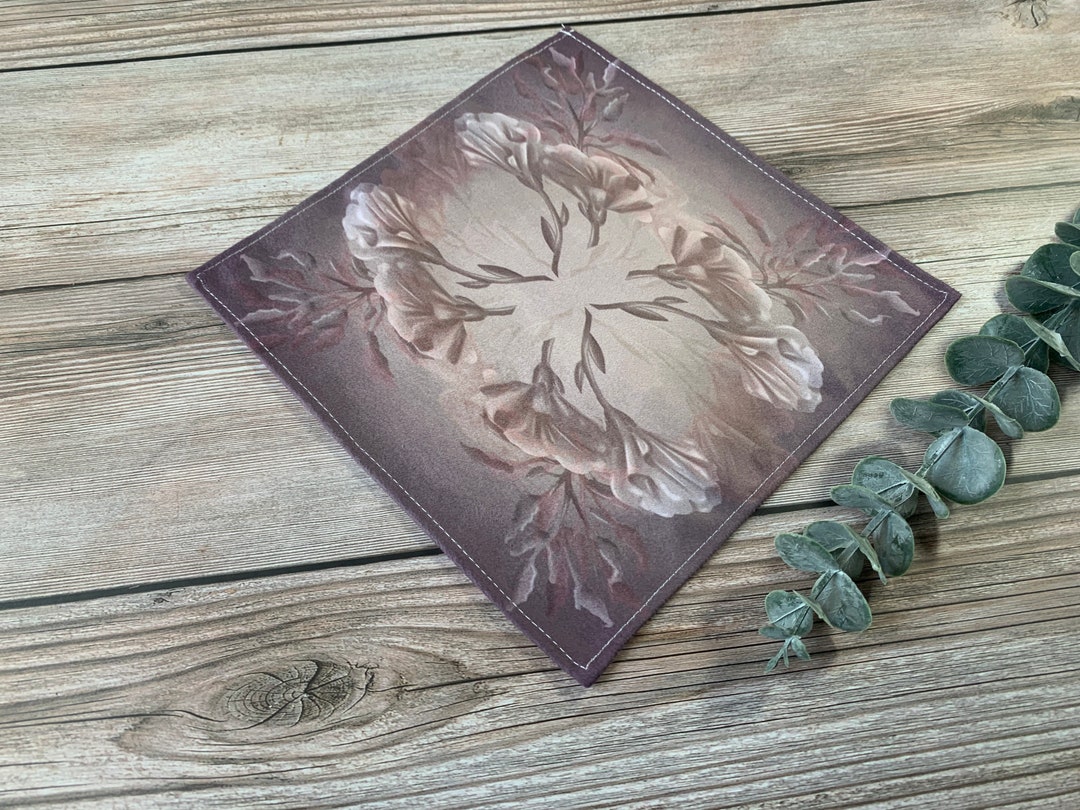 Reigning Rouge Tarot Cloth, Card Cloth, Divination, Tarot Cloth for ...