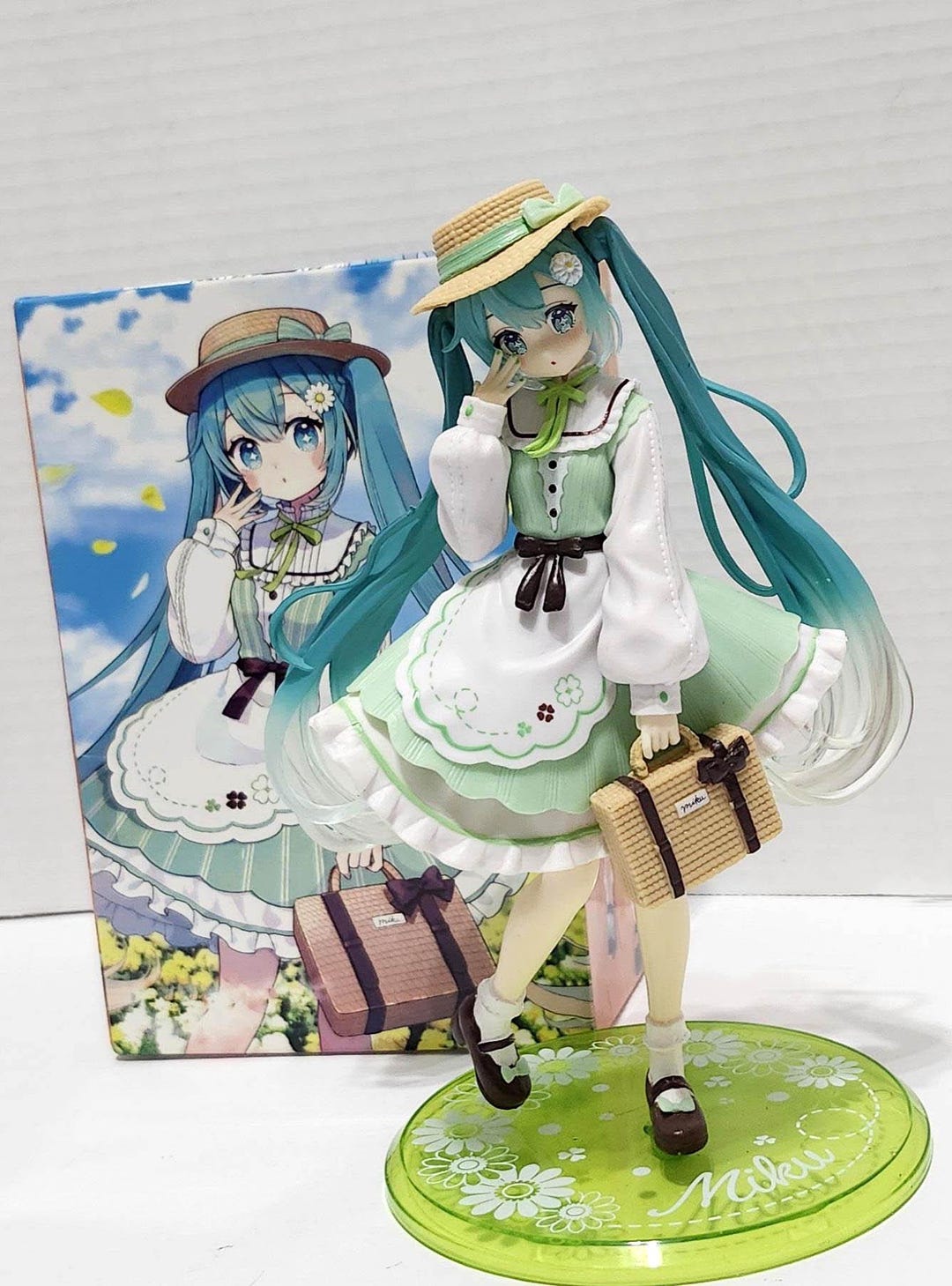 10% OFF Hatsune Miku Country Figure: New in Box, Green & White Outfit ...