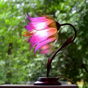 Green Pink Fairytale Style Table or Desk Lamp, Magical Flower-shaped ...