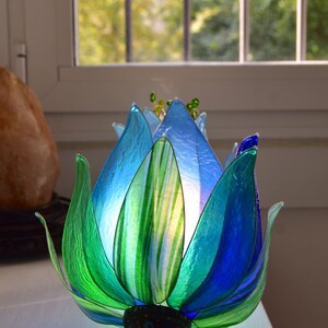 Blue and Green Flower Bud Shaped Lamp, Space-saving Bedside Lamp to ...