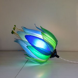 Blue and Green Flower Bud Shaped Lamp, Space-saving Bedside Lamp to ...