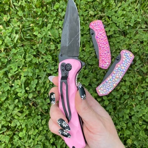 LIMITED EDITION 2025 Pink Steel Blade Pocket Knife W/ Crystals | Bling ...