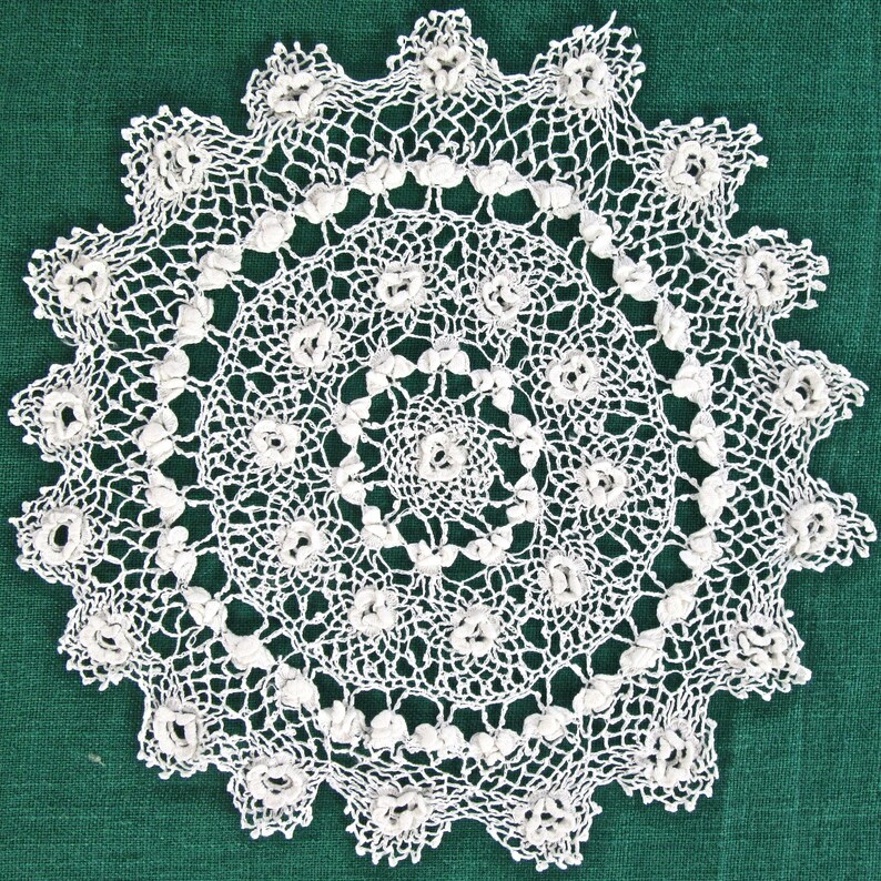Vintage White Irish Lace Doily Set, Lot of 7 / Large Round Centerpiece ...