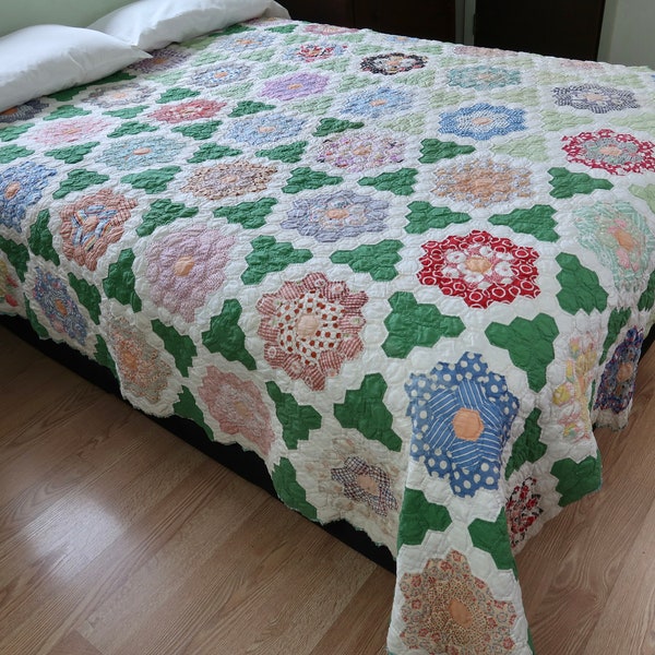 Flower Garden Quilt - Etsy
