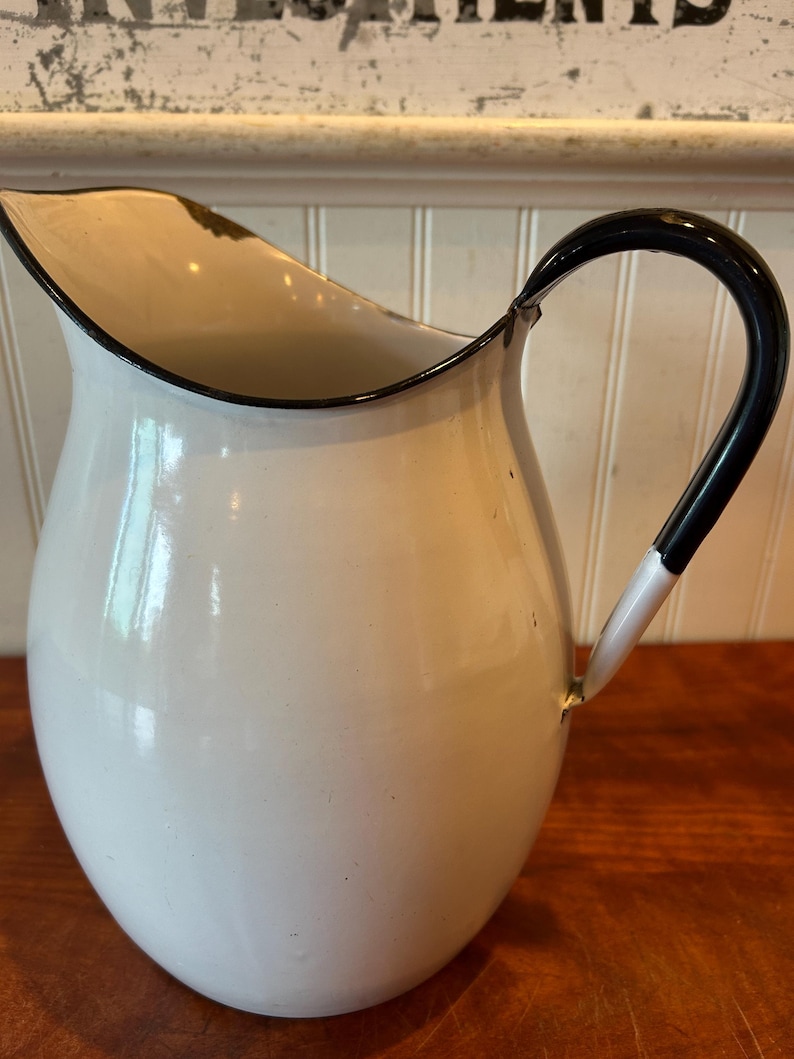 Vintage White Enamel Pitcher: Farmhouse Vase, Rustic Garden Decor - Etsy