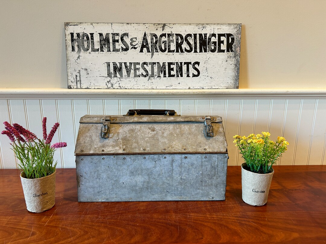 Vintage Metal Tackle Box - Vintage Fishing Tackle Box Vintage Bait Pail ...