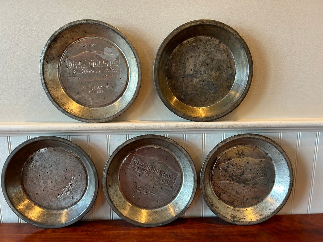 Five Vintage Metal Pie Tins Set of Five Vintage Pie Tins Metal Pie Tins ...