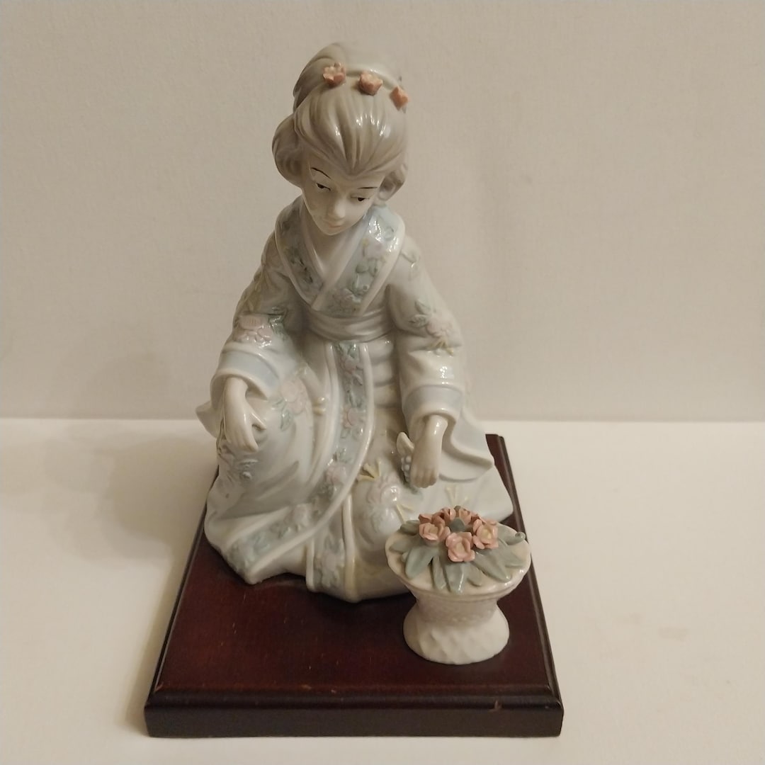 Porcelain Geisha Girl - Etsy