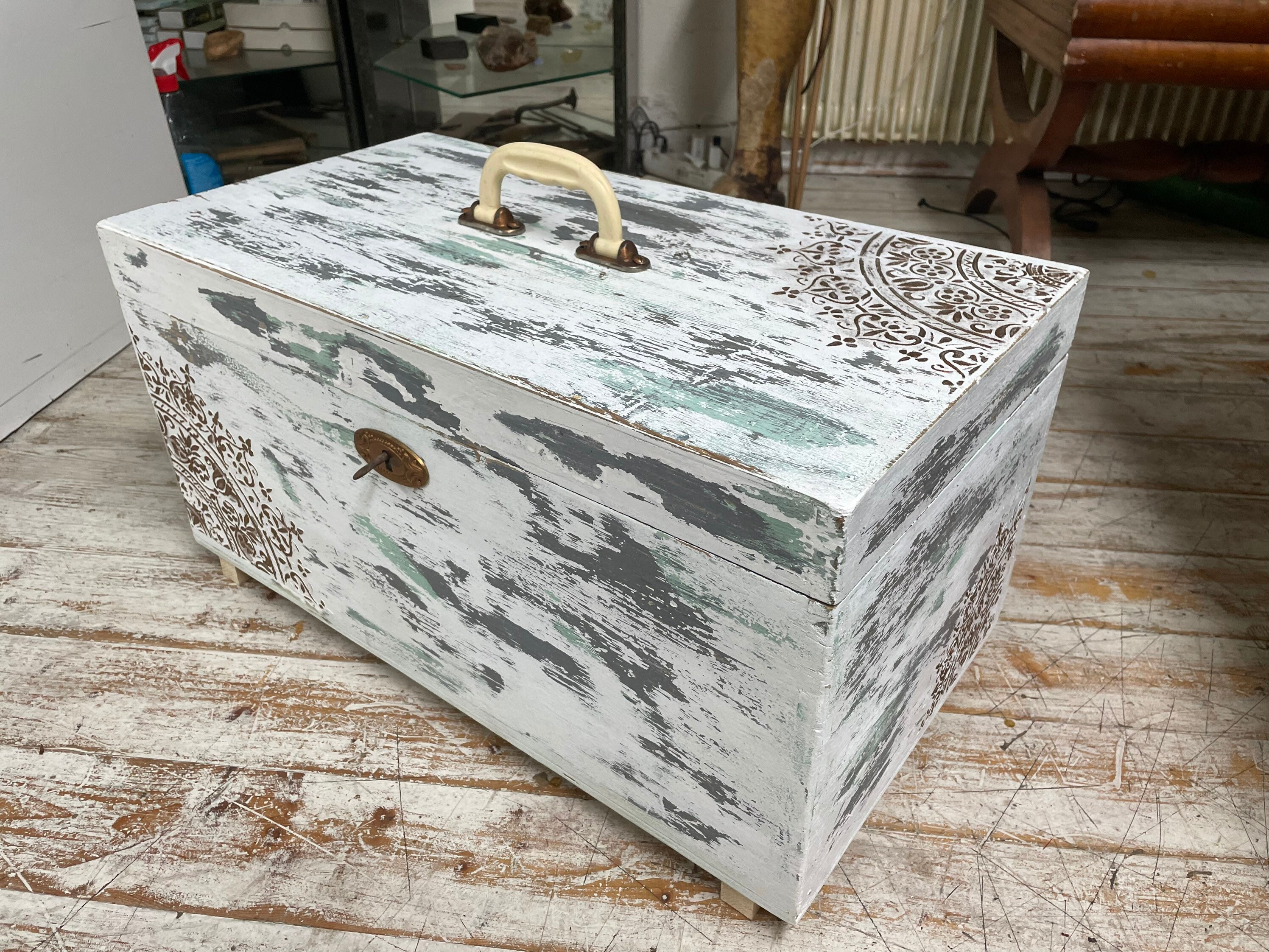 Vintage Chabby Chic Traveling Tool Box - Etsy