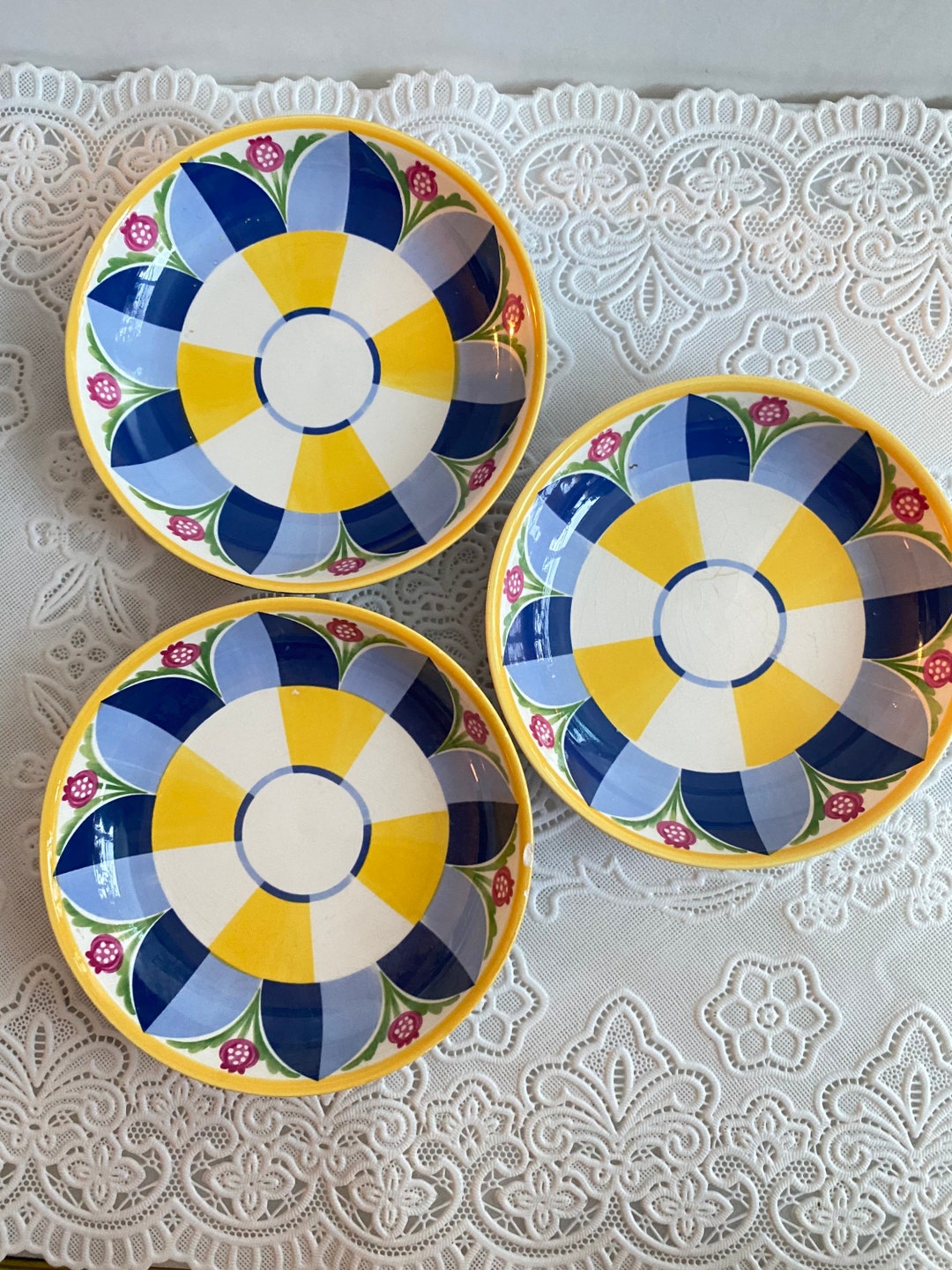 Set 2 3rd Plate Free Due to Tiny Chip Global Design - Etsy