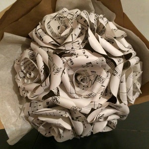 Paper Flower Bouquet / Music Flowes / Paper Flowers - Etsy