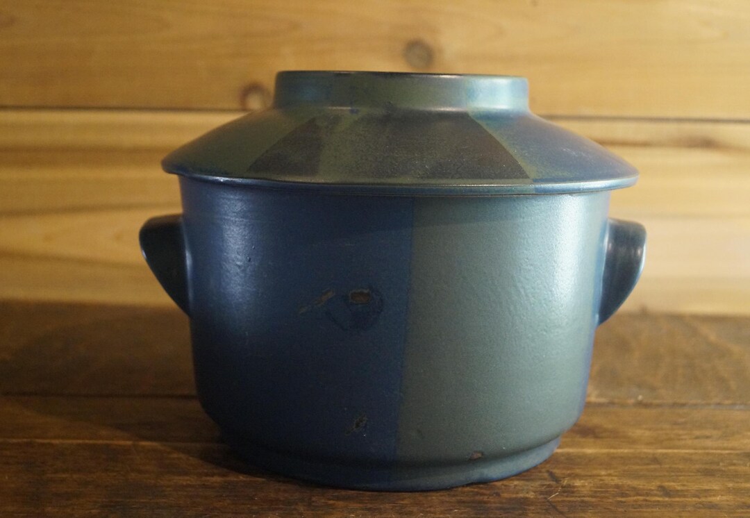 TAI-TAU Nancy Patterson Lamb Blue Pottery Bean Pot MCM Iron Mountain ...