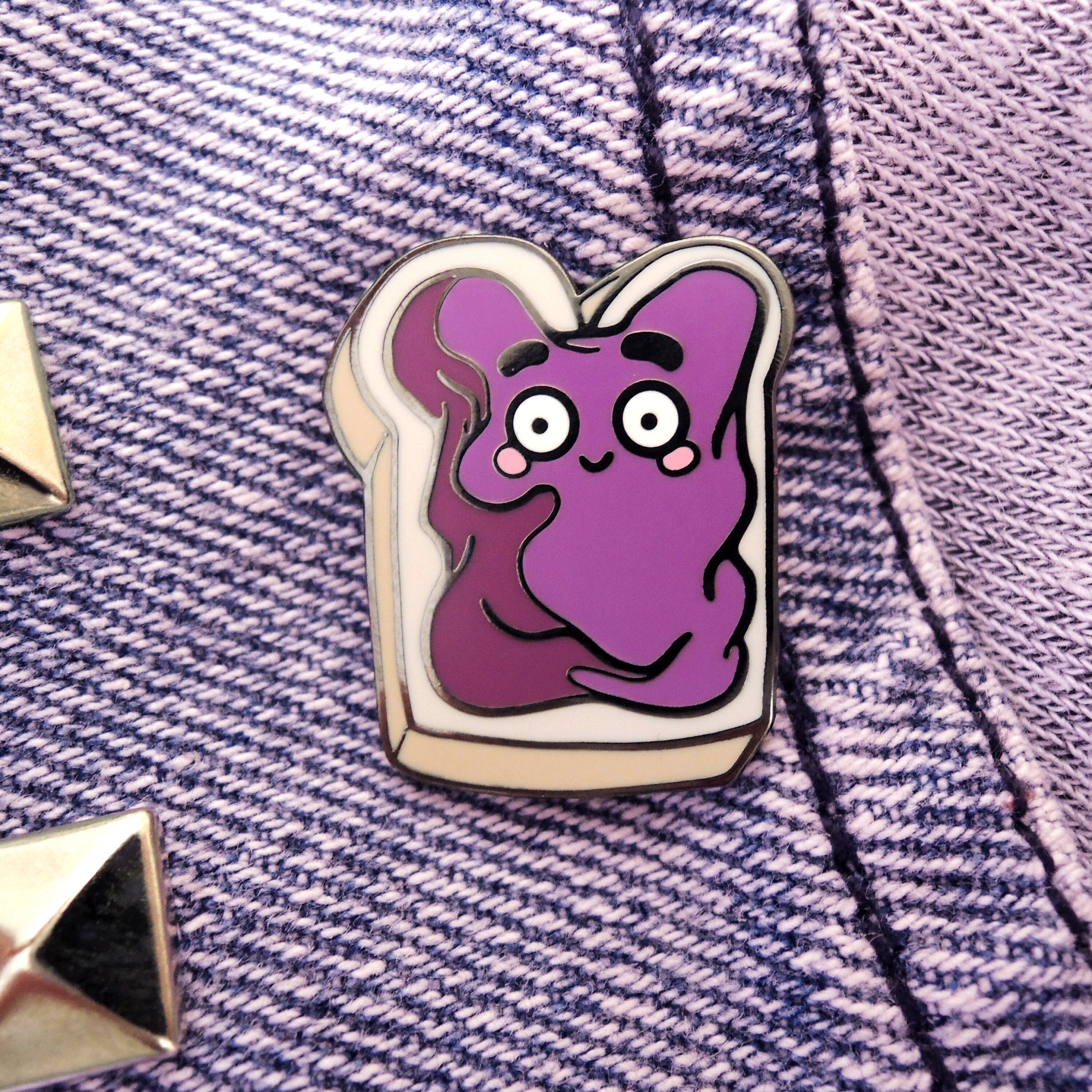 Peanut butter & jelly hard enamel pin - Etsy Nederland