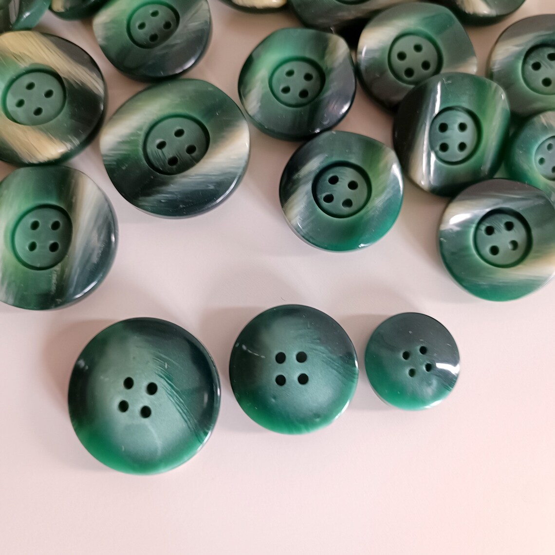 70s 80s Green Shaded Buttons Dress Buttons Made in Italy - Etsy