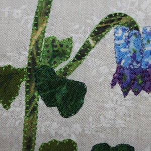 Columbine Appliqué Block -- Block #6 in Buoyant Blossoms BOM - Etsy
