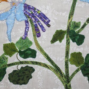 Columbine Appliqué Block -- Block #6 in Buoyant Blossoms BOM - Etsy