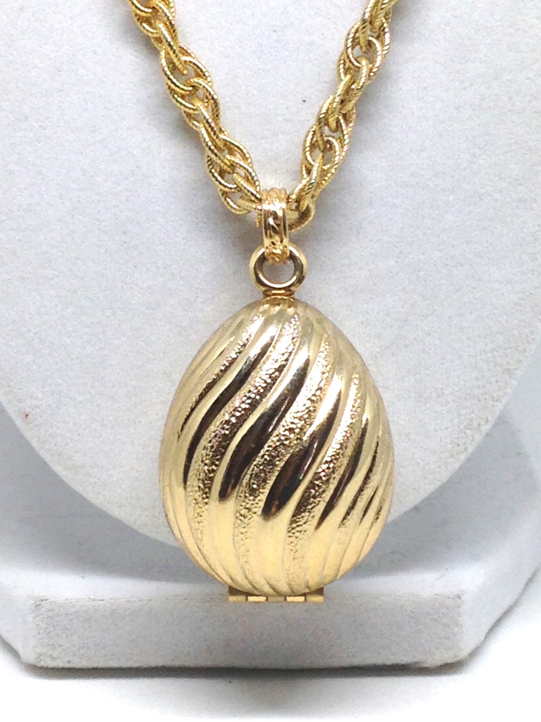 Vintage Signed Avon Perfume Locket Gorgeous Gold Tone Necklace - Etsy