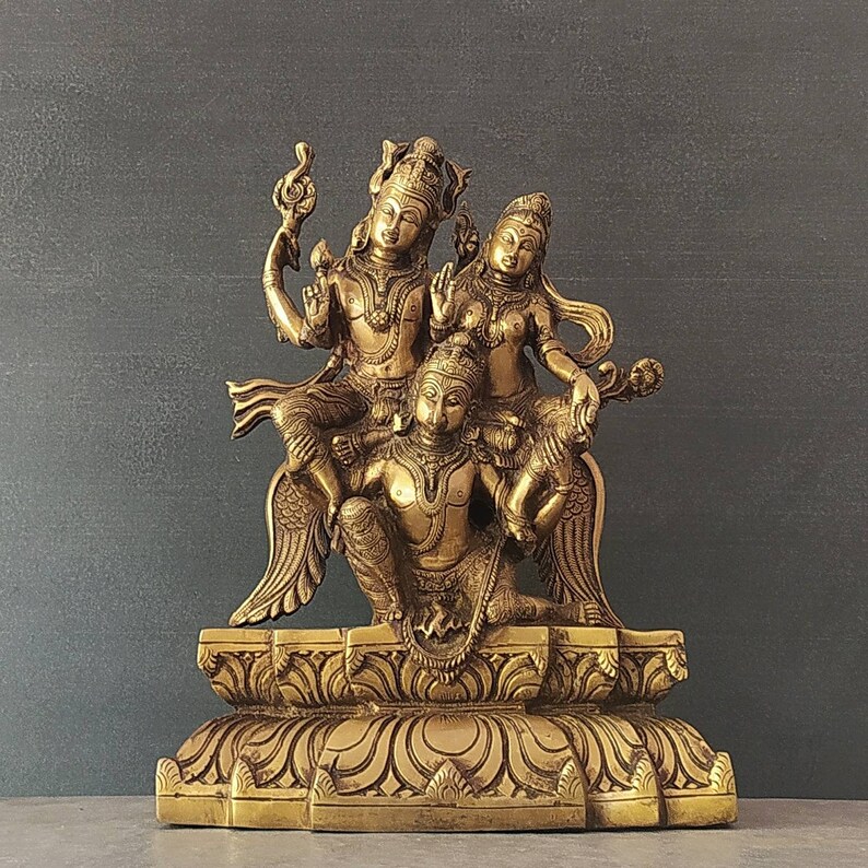 Majestic Sculpture of Lord Vishu & Lakshmi With Vahan Garuda. - Etsy
